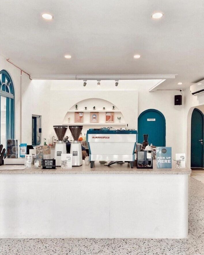 kamalo coffee - gam màu xanh và trắng - Khoe Quán