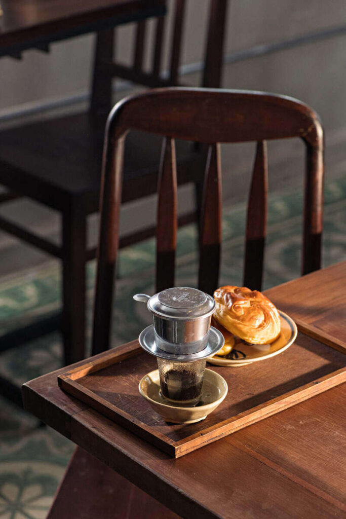 Nhà Hẻm cafe - Khoe Quán