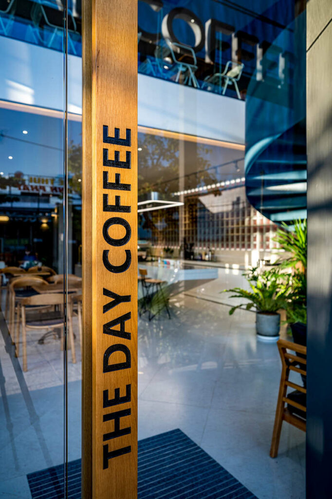 The day coffee - Khoe Quán