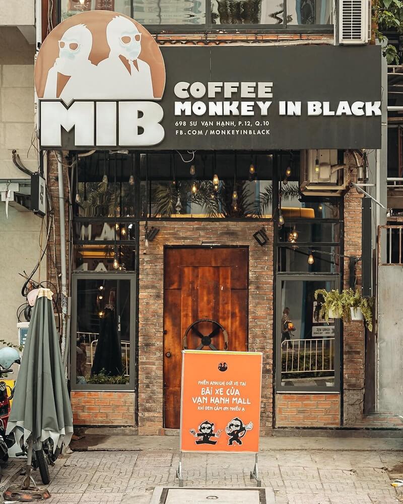 Monkey in Black - Khoe Quán