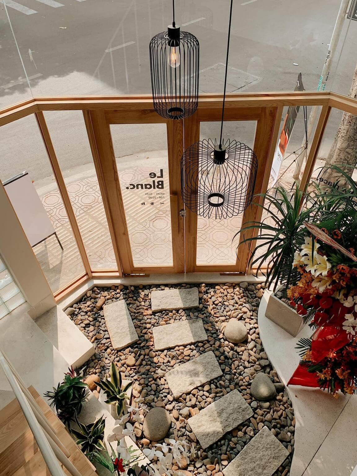 The August Coffee - Khoe Quán