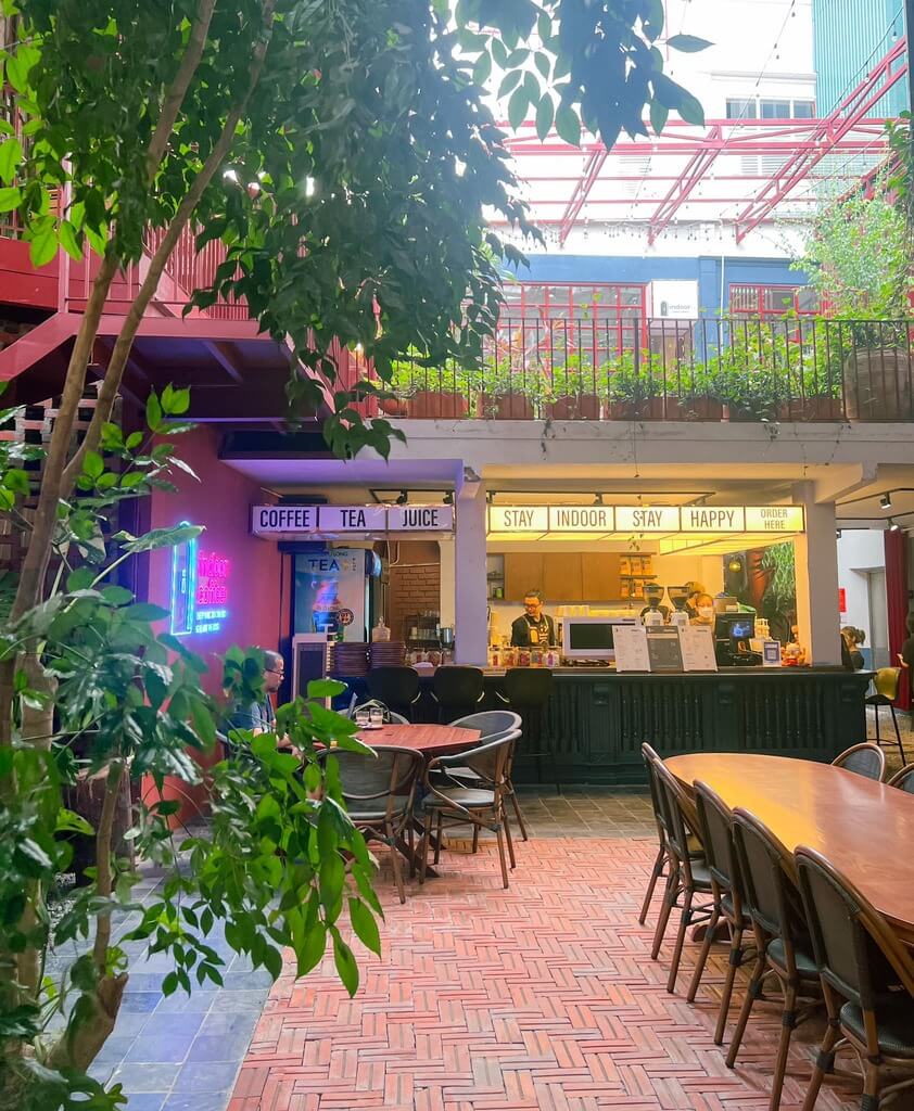 Indoor Café & Bistro - Khoe Quán