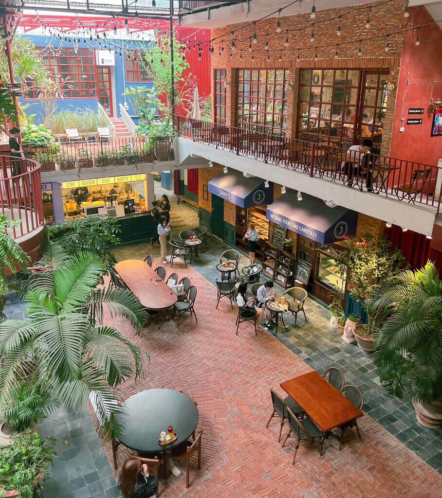 Indoor Café & Bistro - Khoe Quán