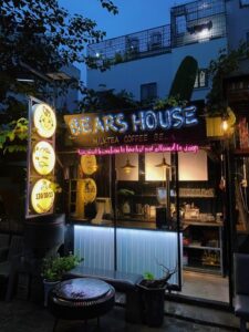 Bibli Library Cafe - Khoe Quán
