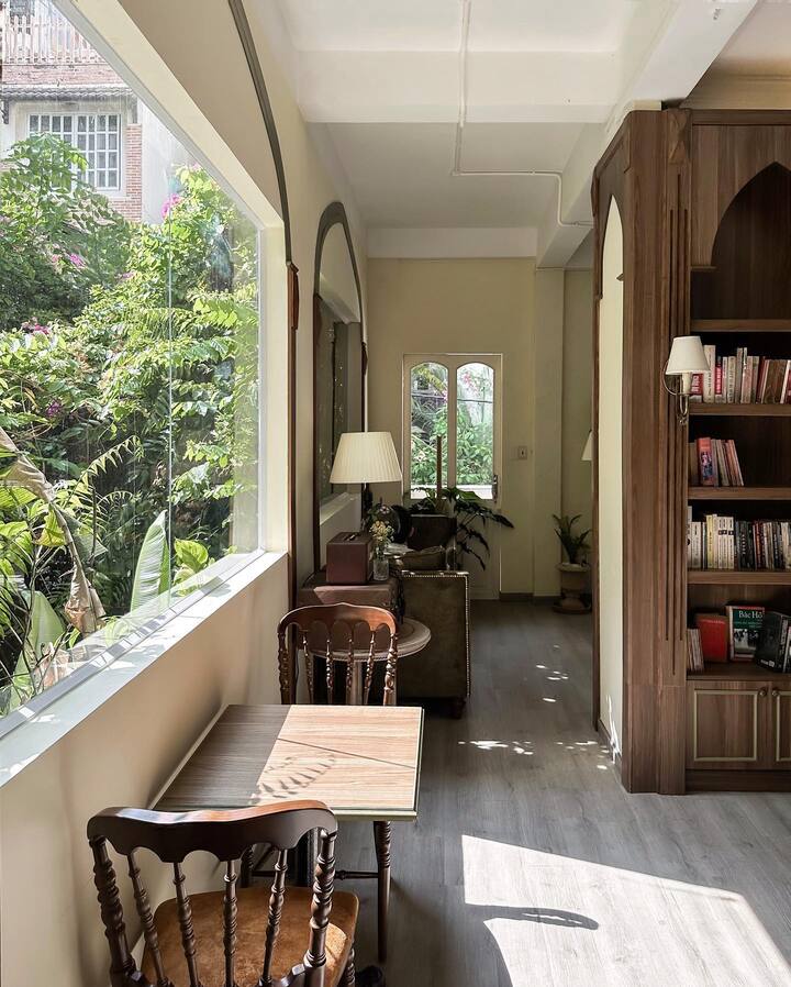 Bibli Library Cafe - Khoe Quán