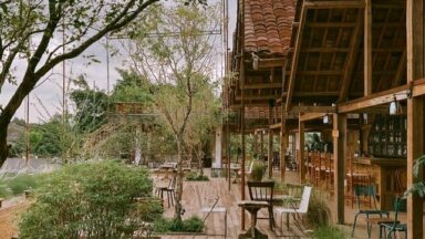 Bibli Library Cafe - Khoe Quán