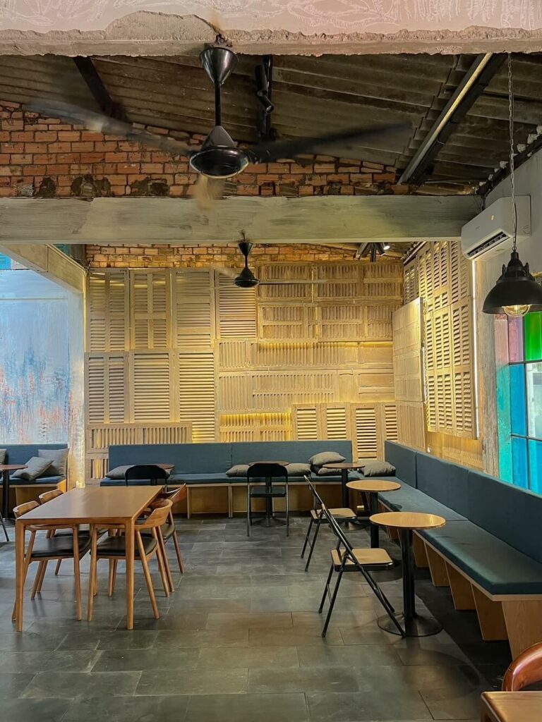 The Little Bean Coffee - Tiệm cafe tựa như khu vườn trên mây - Khoe Quán