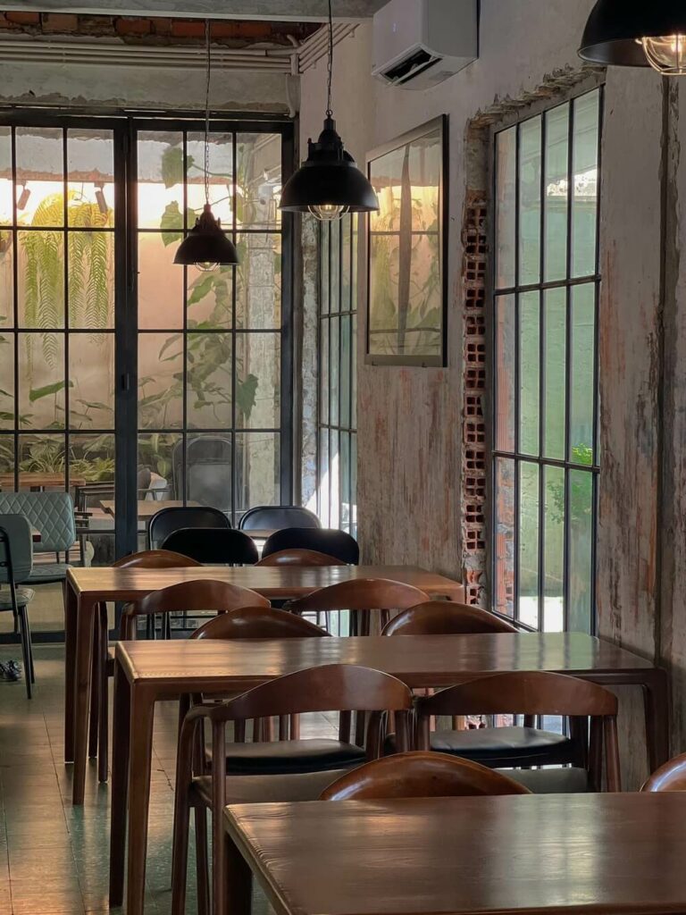 The Little Bean Coffee - Tiệm cafe tựa như khu vườn trên mây - Khoe Quán