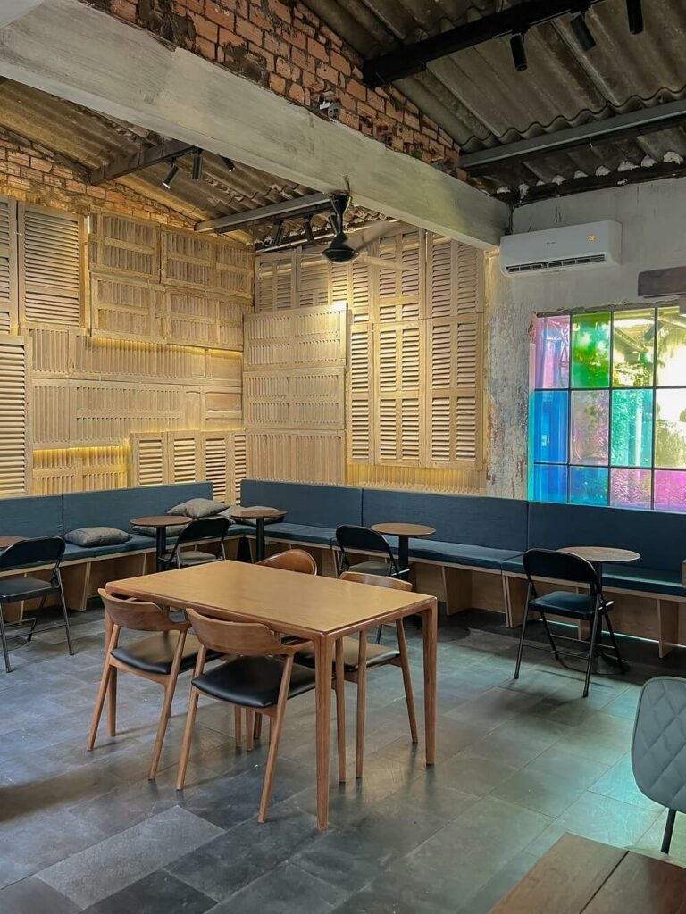 The Little Bean Coffee - Tiệm cafe tựa như khu vườn trên mây - Khoe Quán