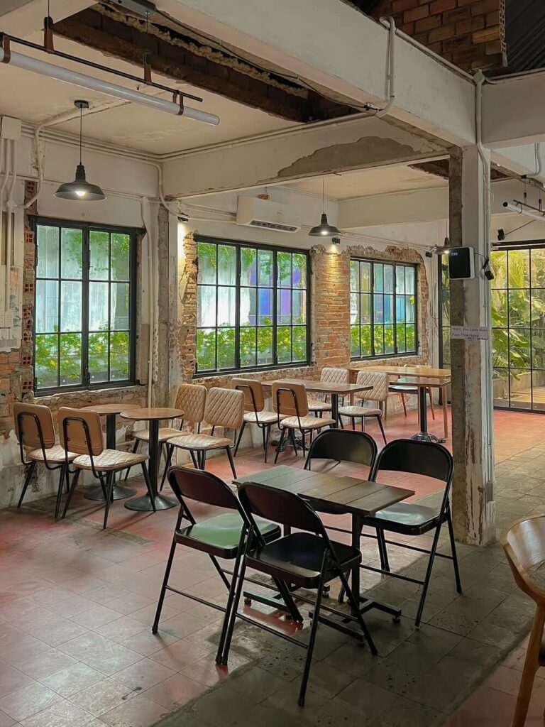 The Little Bean Coffee - Tiệm cafe tựa như khu vườn trên mây - Khoe Quán