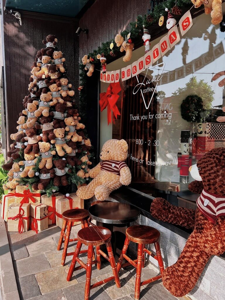 June Coffee - Khoe Quán