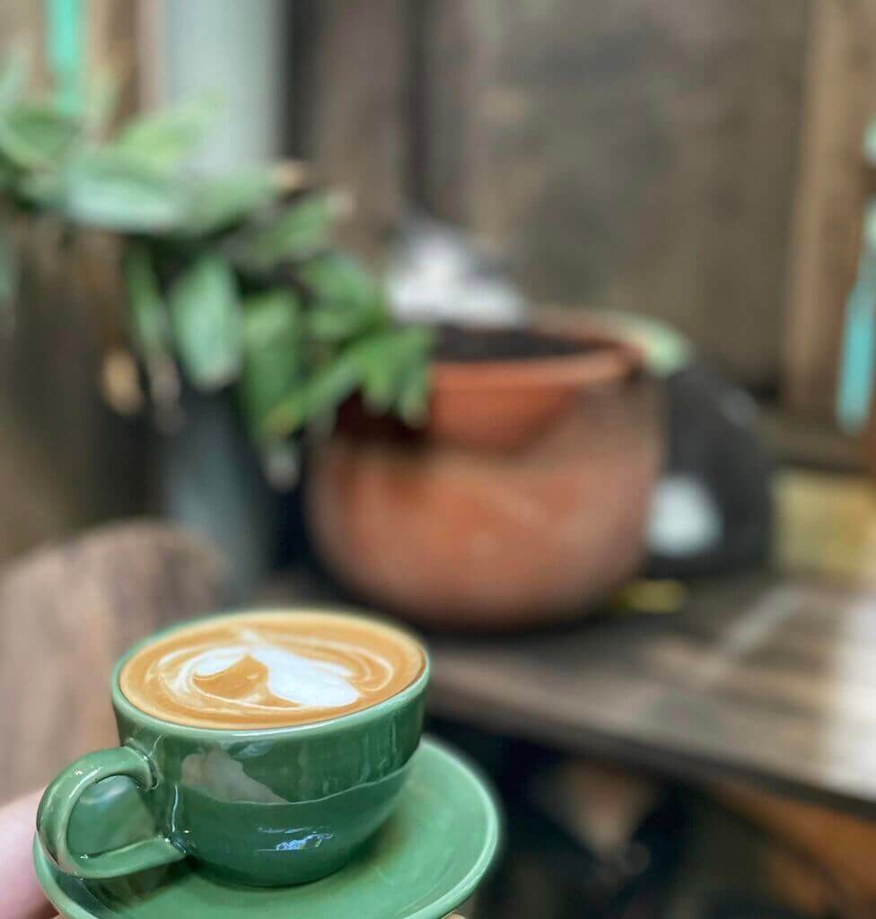 Tiệm Cà Phê Bà Lan - Khoe Quán