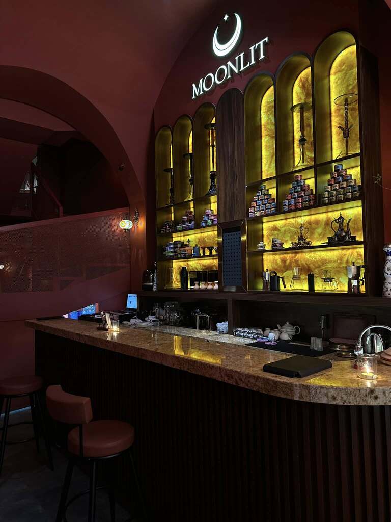 MOONLIT - Khoe Quán