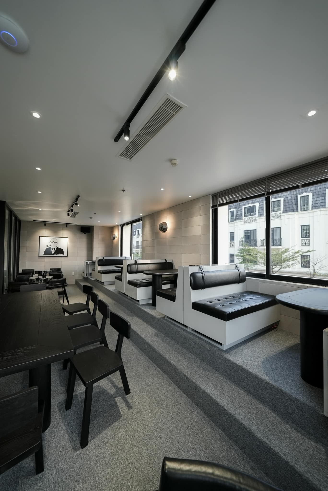 Sline Coffee - The Manor - Khoe Quán