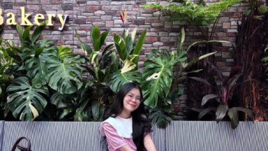 Bibli Library Cafe - Khoe Quán