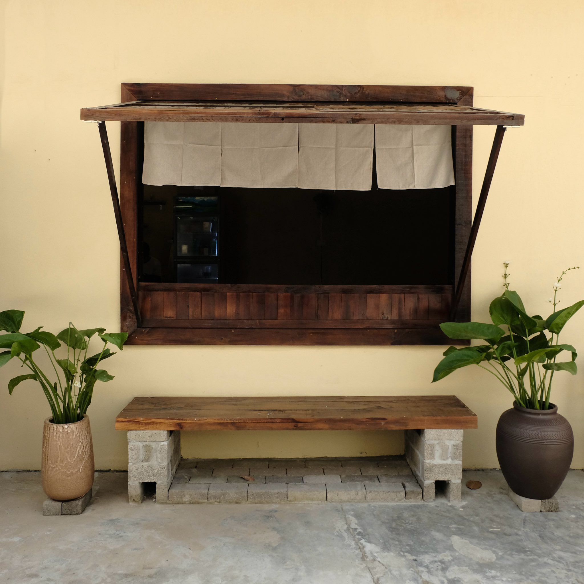 MAY COFFEE - Khoe Quán